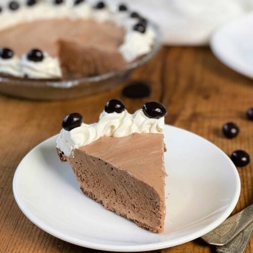 Easy No-Bake Mocha Pudding Pie Recipe - Southern Kissed