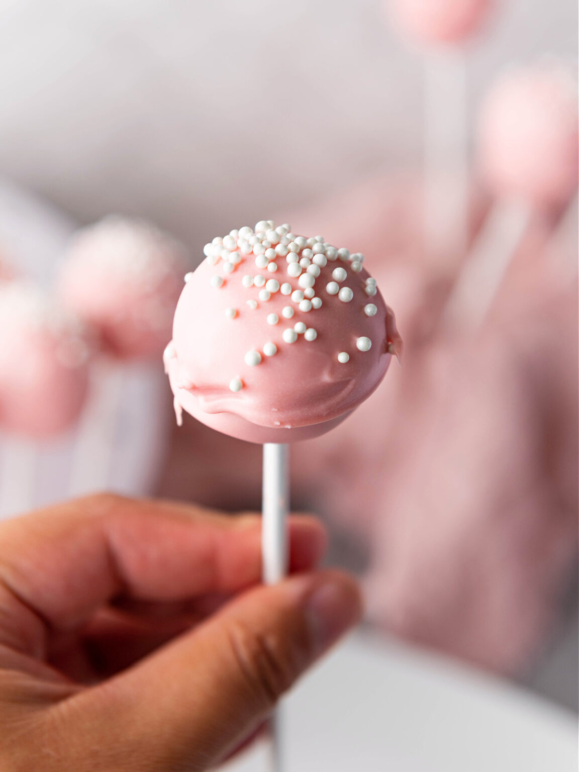 How To Make Cake Pops [Easy Recipe] - Southern Kissed