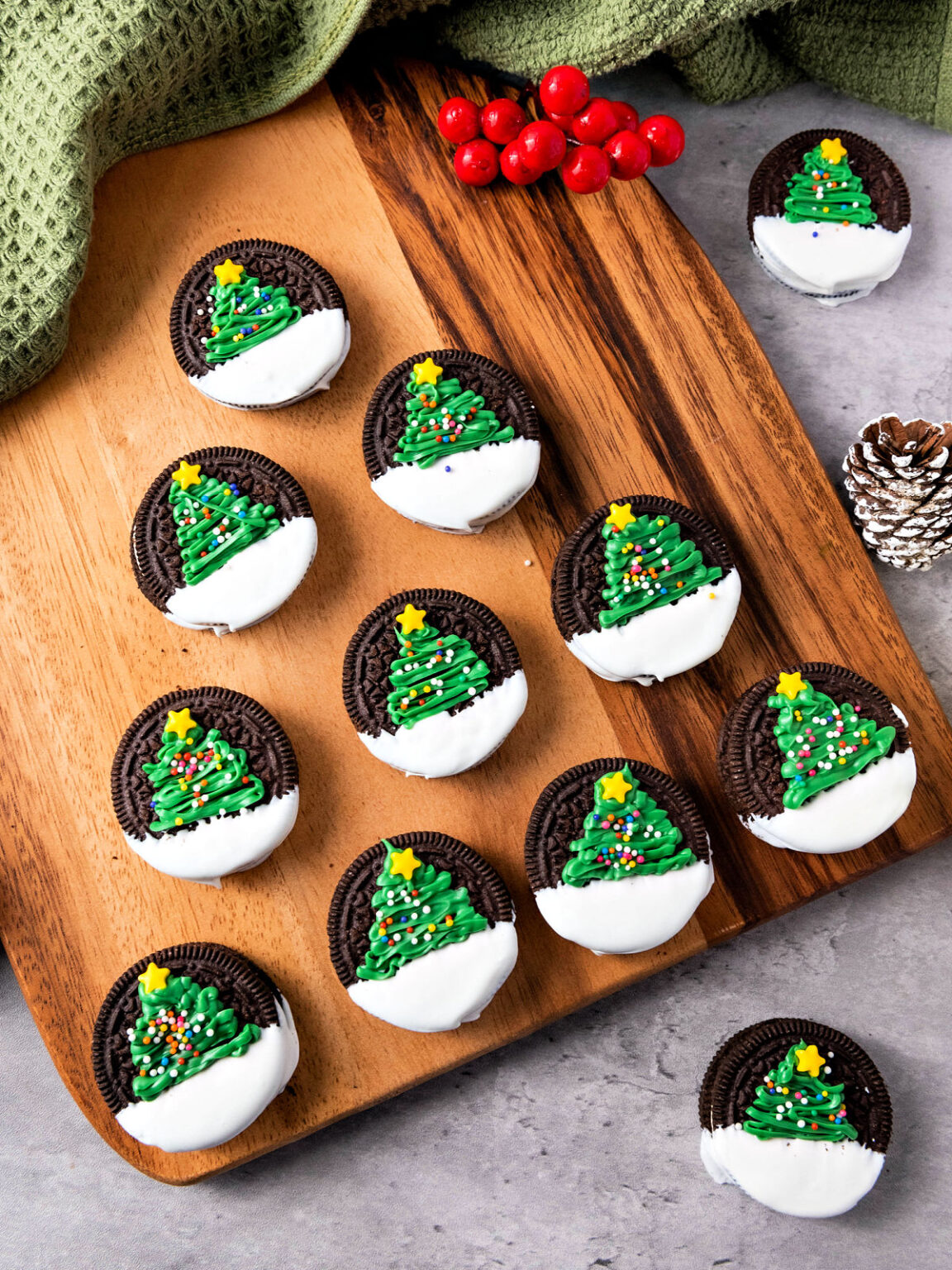 Christmas Oreos - A Festive and Fun Holiday Treat - Southern Kissed