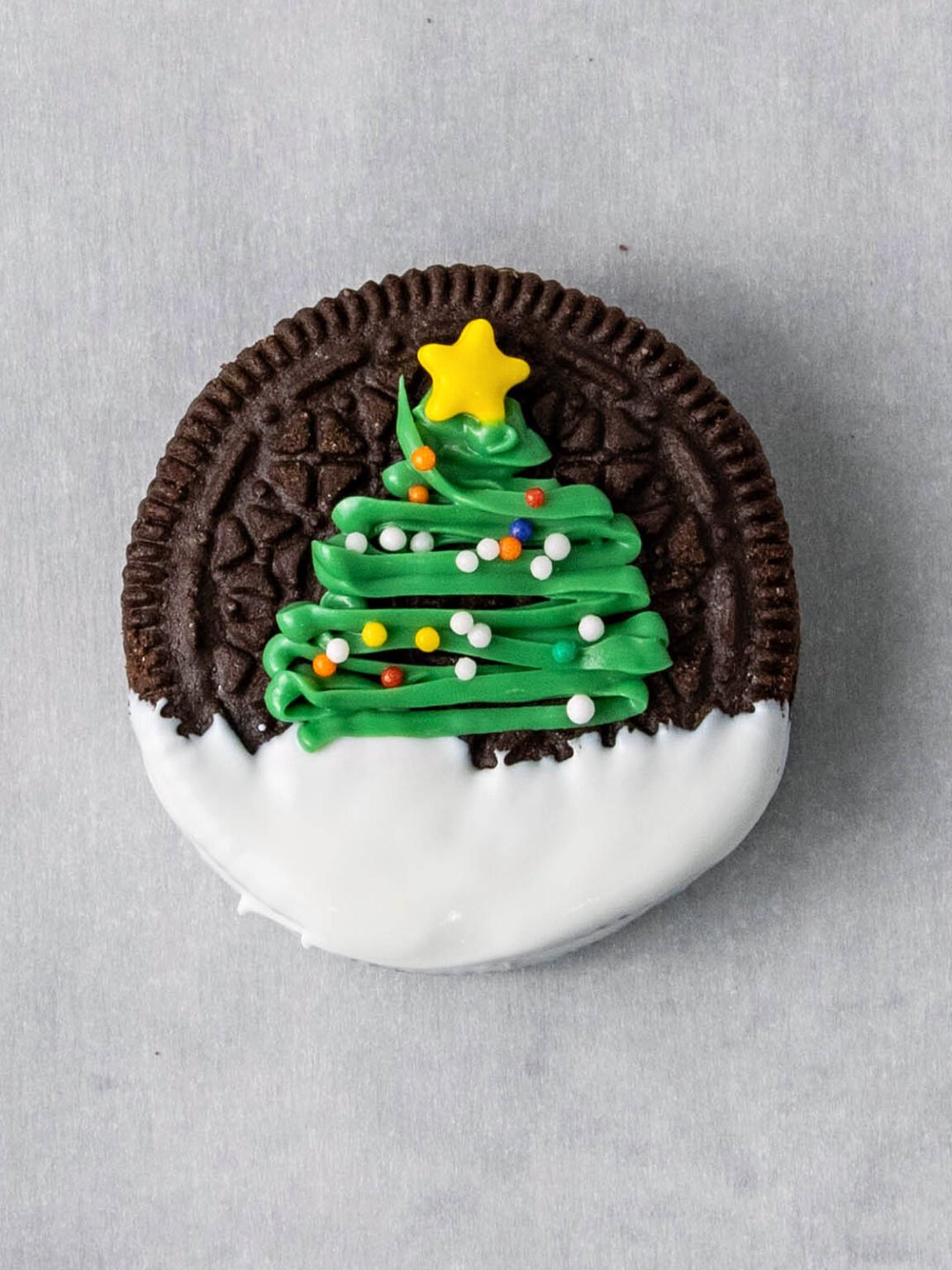 Christmas Oreos - A Festive and Fun Holiday Treat - Southern Kissed