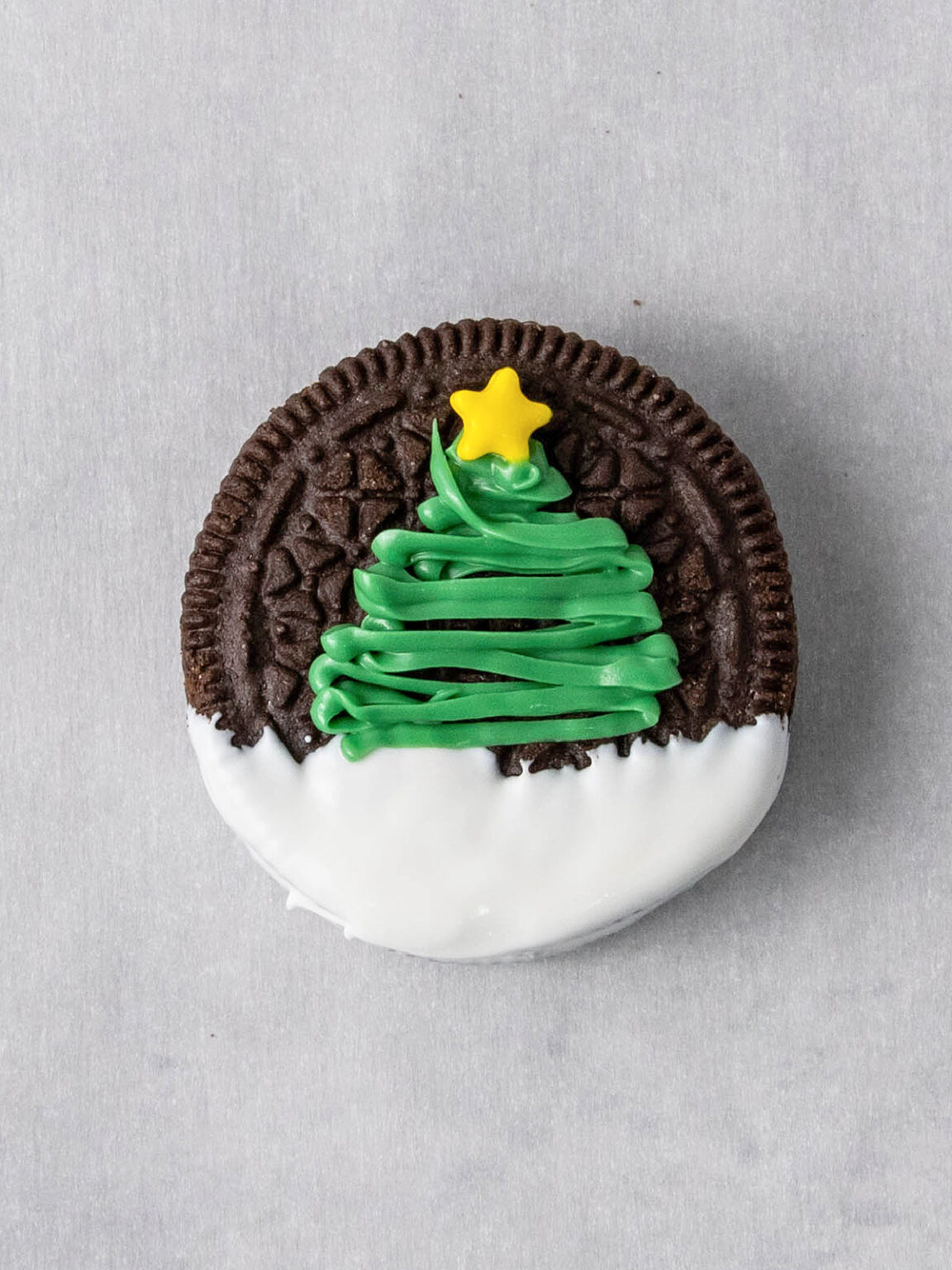 Christmas Oreos - A Festive and Fun Holiday Treat - Southern Kissed